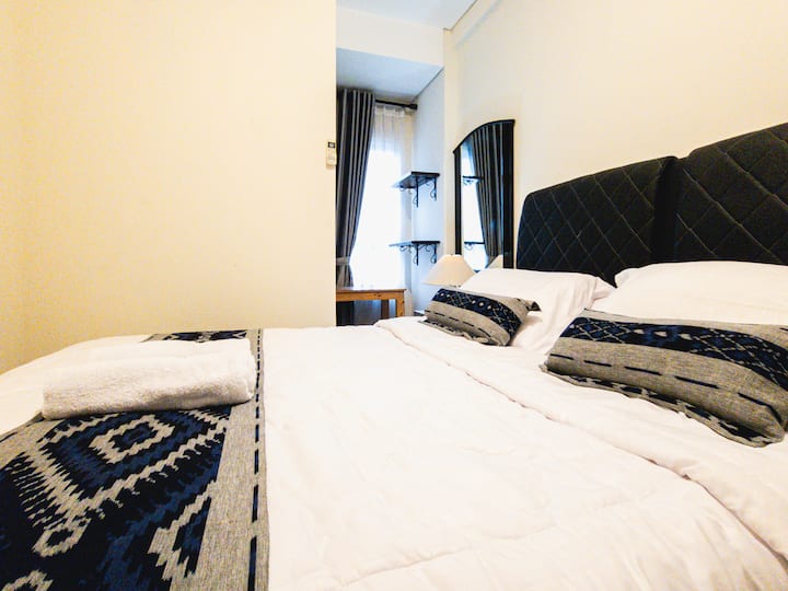 Homey 2 Bedroom Space – Only 7 Min Walk To Lrt - Bekasi