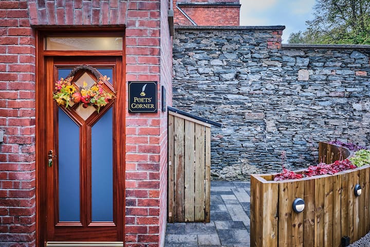 Poets Corner @ The Lawrence - Londonderry