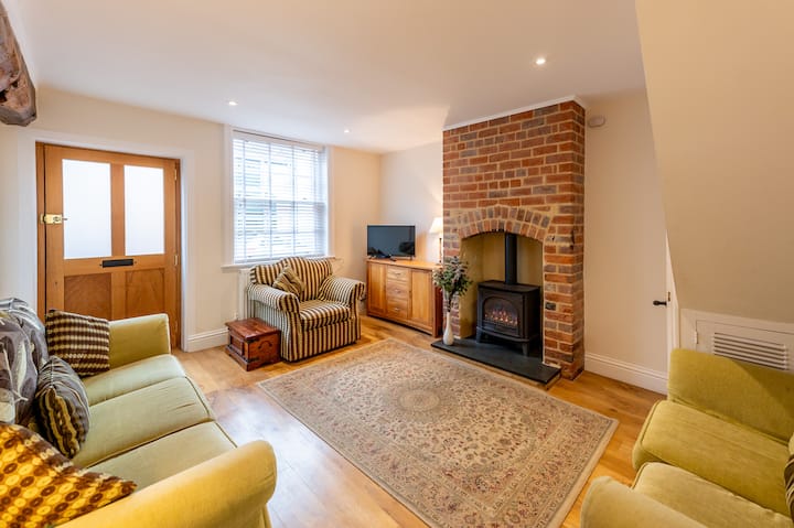 Elegant Cottage In Ludlow’s Enchanting Town Centre - Shropshire