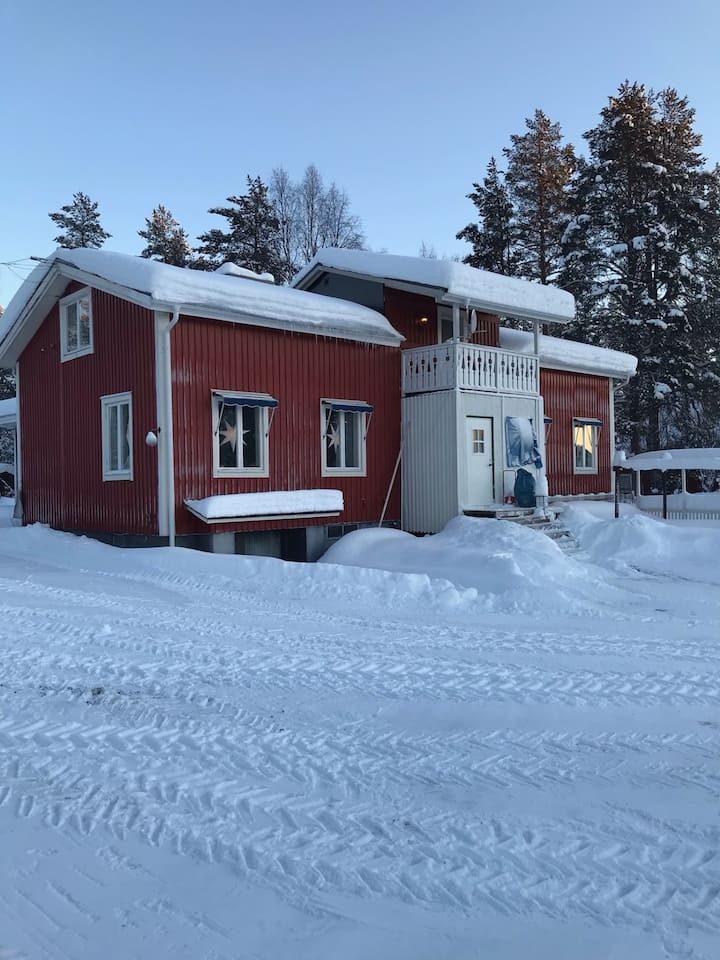 Stor Villa Nära Till H2 - Boden