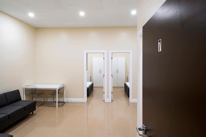 #7-3753 Spacious 2 Bedroom At Lakeshore Blvd W - Mississauga