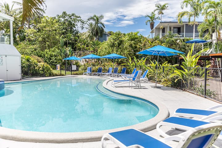 Tropical Garden View Apartment - Port Douglas