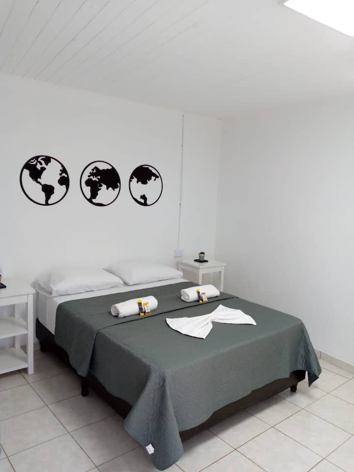 Steve's Housebed & Breakfast New Private Room - Puerto Iguazú