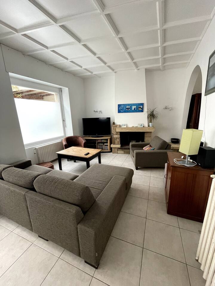 Grande Maison Eteloise En Plein Coeur Du Village - Plouhinec
