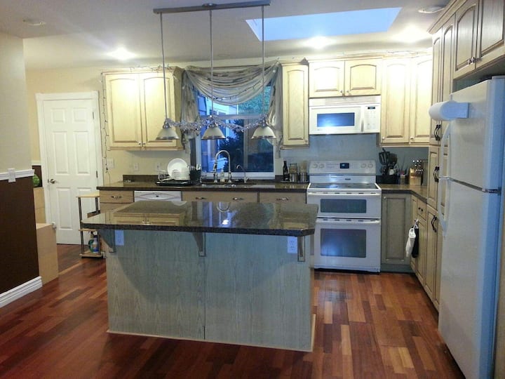 Beautiful 2br/2ba Spacious Home - Bellingham, WA