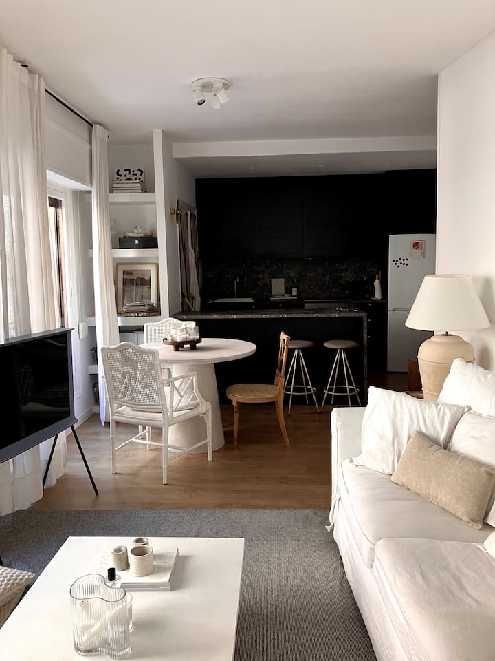 Apartamento En Puerta Del Mar Centro De Alicante - Alicante