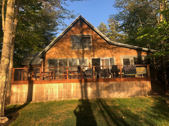 Cozy Lakeside Retreat - Oxford Casino Hotel