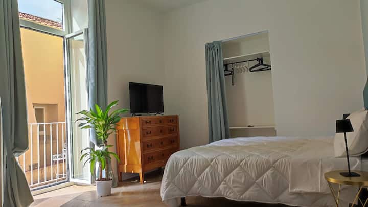 Appartamento In Pieno Centro - Naples