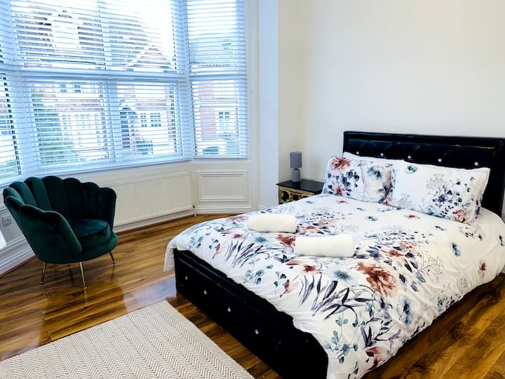 Newly Refurbished Two Bedrooms Flat - Hastings