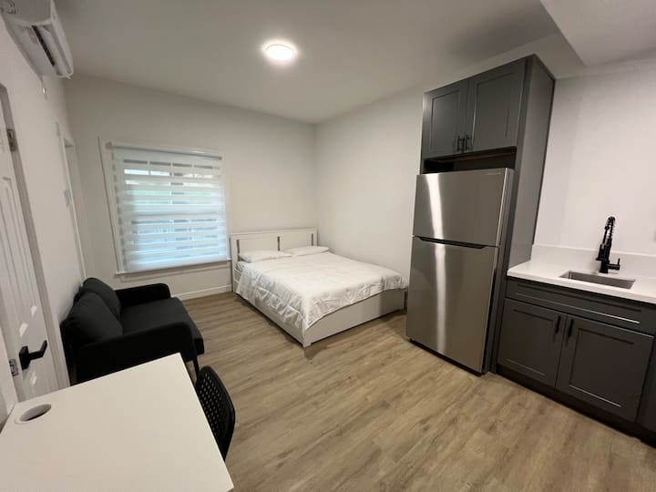 The Studio Haven By Convention Center In Pasadena - Pasadena, CA