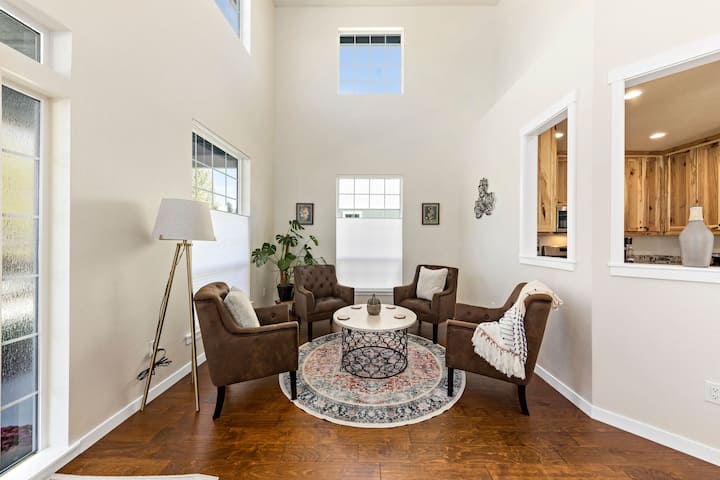 Luxury Home With King Bed, Ev Charger And Hot Tub - Grants Pass, OR
