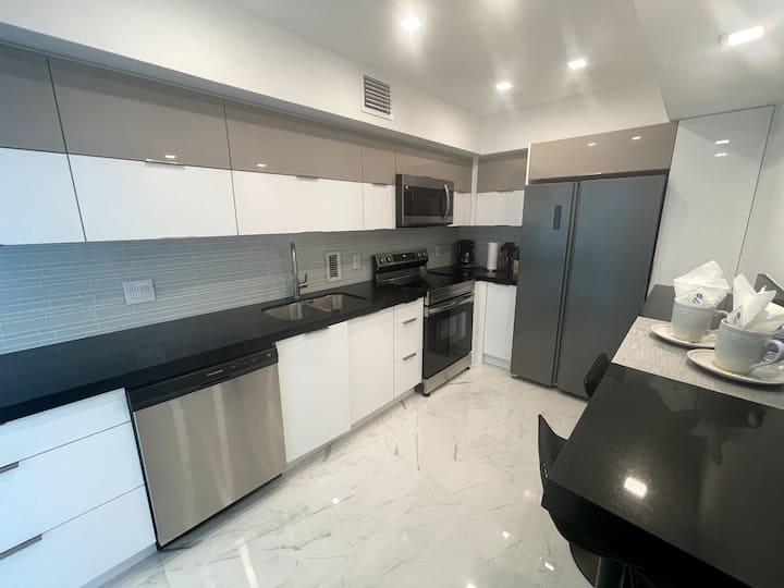 Modern On The Beach - Ocean Views - 1 Bed/1.5 Bath - Hollywood, FL