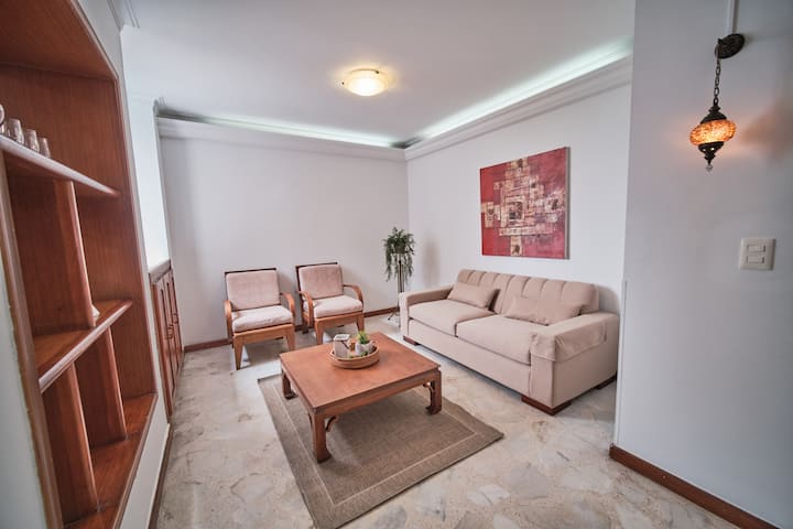 Heart Of Cali | Spacious Stay | Family Comfort - Cali