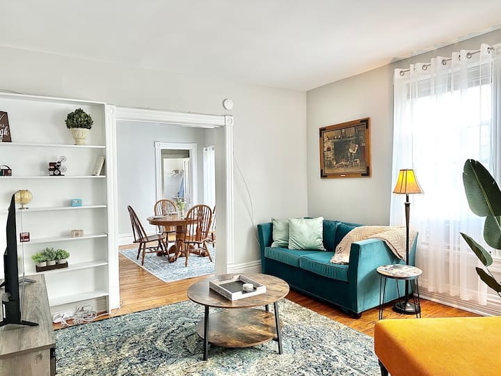 Oakpk/publictrans/2bd/sleep6/wifi/chgofest/laundry - Oak Park, IL