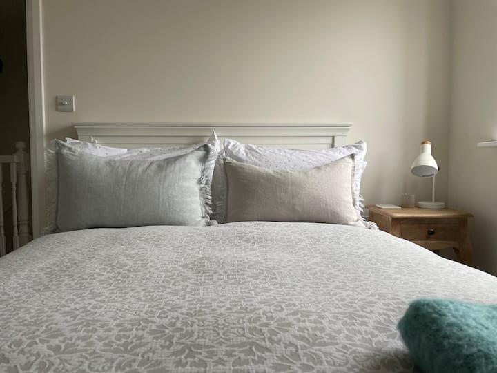 Bright, Cosy Room In Burford - Bourton-on-the-Water