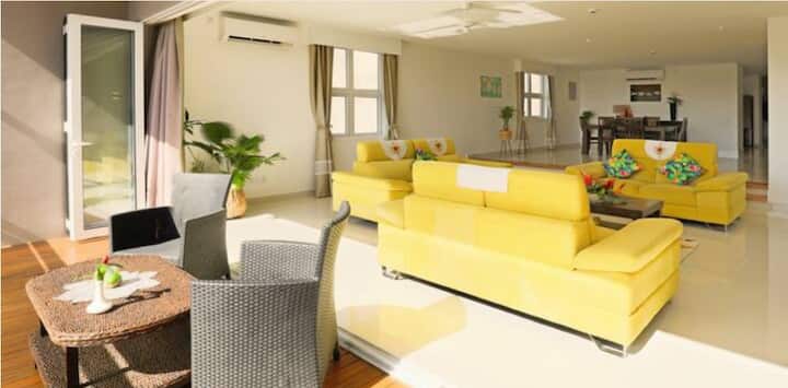 Cliffhanger Villas: Spacious 8-bed Villa & 2 Pools - Seychelles