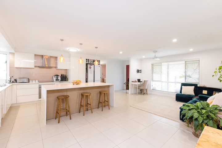 Cosy Family Home - Gold Coast