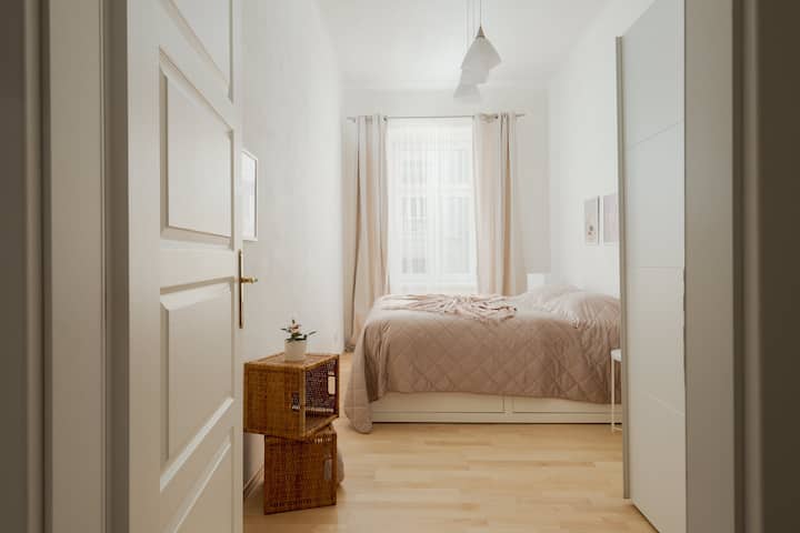 Sweet Spot For 6 In Trendy Area! Family Friendly! - Prag