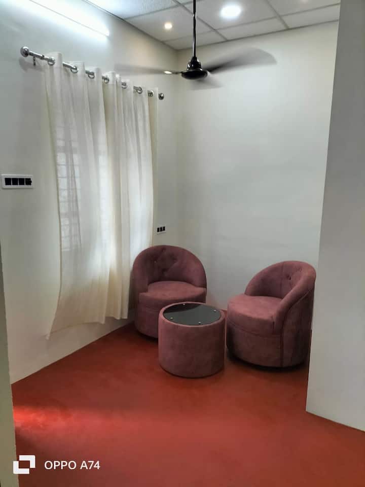 898 2 Bedrooms Furnished Cottage - Attingal