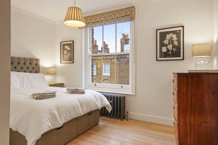 The Sekforde Hotel Snug Room - London