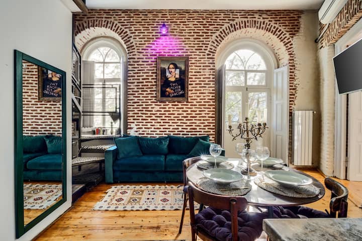 Loft With Projector — Rustaveli - Tbilissi