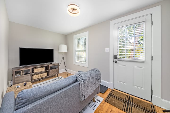 Canal Trail Upstairs-1gb Wi-fi - Fredericksburg, VA
