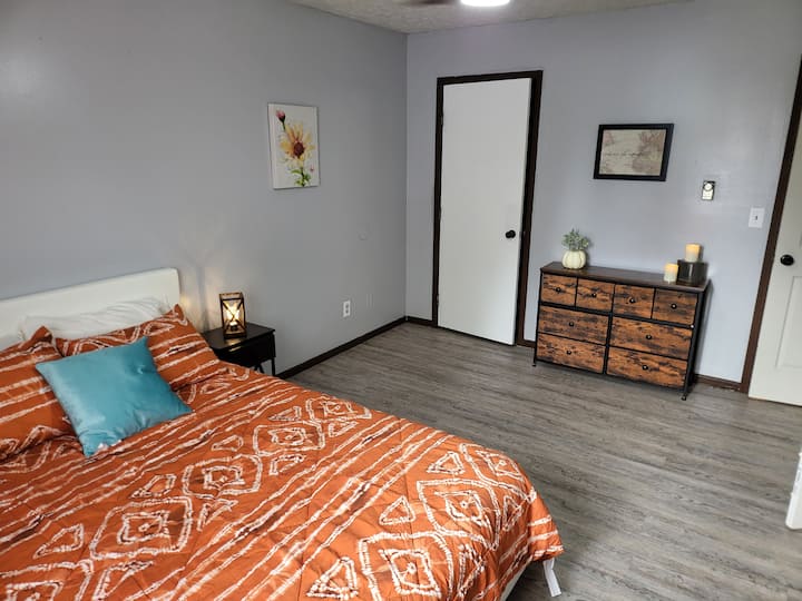 Apt. Downtown Near Entertainment & Wec - Cowan Lake State Park, Wilmington