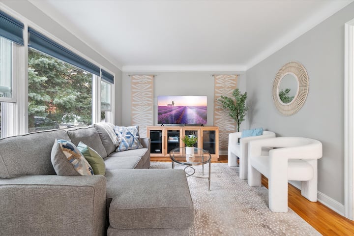 Theater | Firepit & Bbq | Life Size Games | Office - Minneapolis