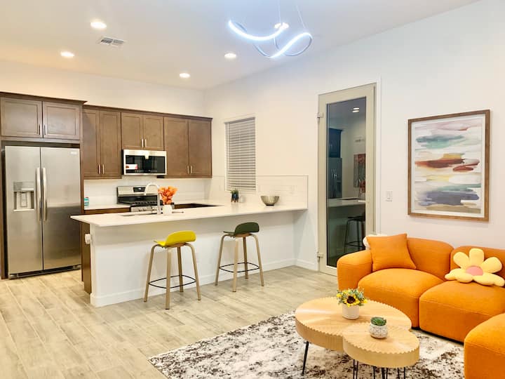 Cardinal Stadium Moonlight Guest House - Phoenix, AZ