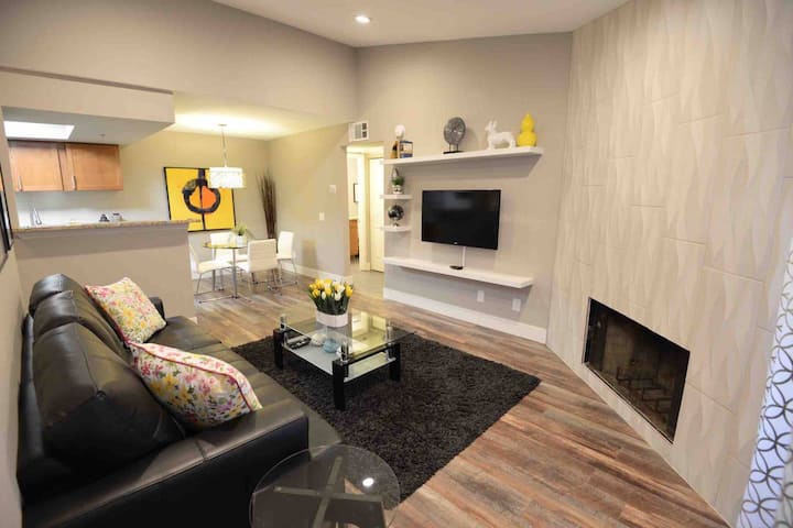 Chelsea Suite 2b/2b Strip View! - The LINQ Hotel + Experience