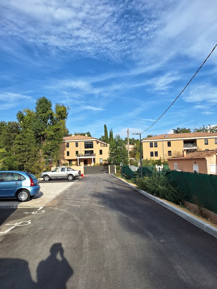 Appartement -  Aix En Provence - Aix-en-Provence