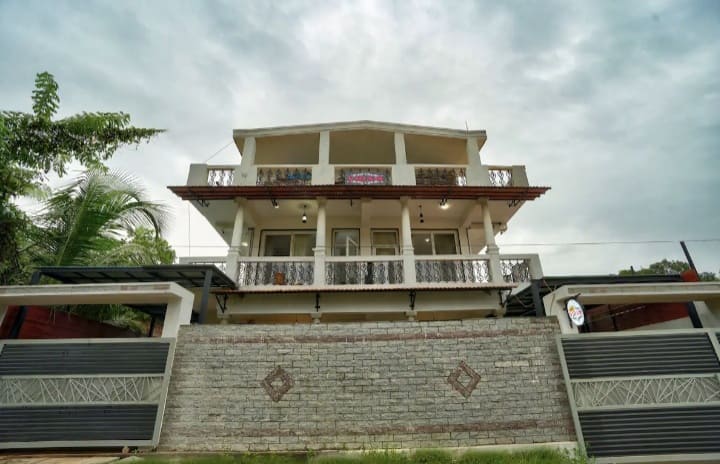 8br, 5 Mins Ride To Beaches Vagator/ozan/anjuna - Goa