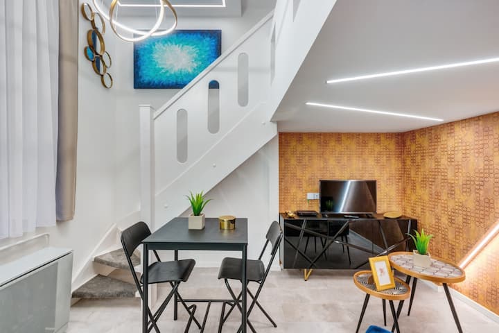 Modern Luxe Retreat - Budapest