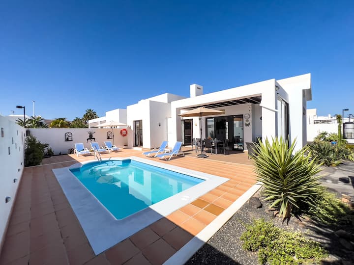 Villa Maddy A Charming Location With Every Comfort - Playa Blanca, España