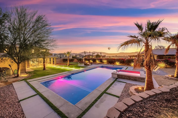 Expansive 52ft Pool/spa In Private Yard 5bd/4ba - Indio, CA
