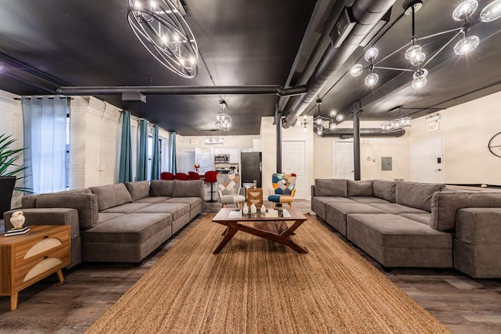 Mccormick Pl 5 Bed Family Unit/pool Table/parking - Chicago, IL