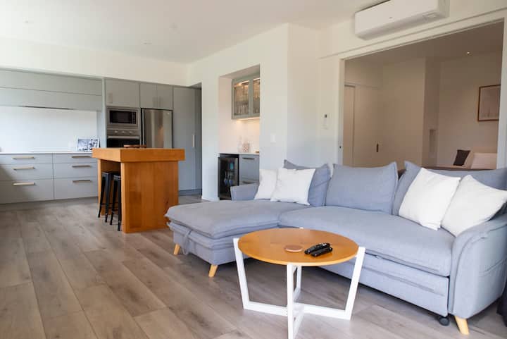 2 Bedroom Garden View Home With Spa Pool - Beachlands