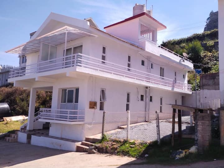 3bhk Apartment @ Hill Top Valley View - Ooty