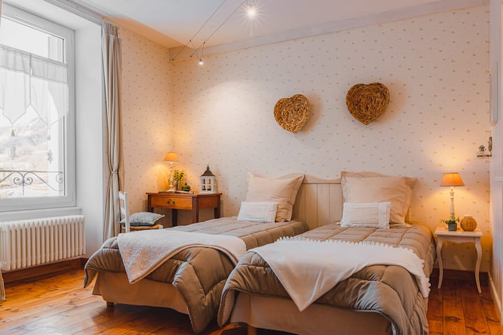 Chambres D'hôtes "Les 4 Saisons" Voilà "Printemps" - Salers
