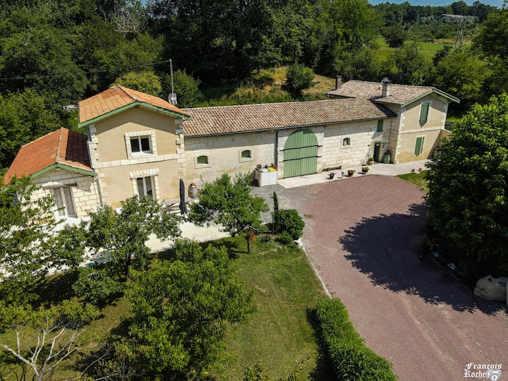 Deux Gîtes De Charme Avec Salle De Jeux/réception - Créon