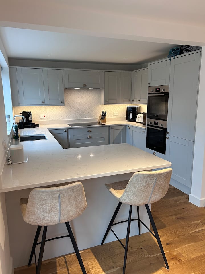 Newly Refurbished Modern Family Beach House - West Wittering