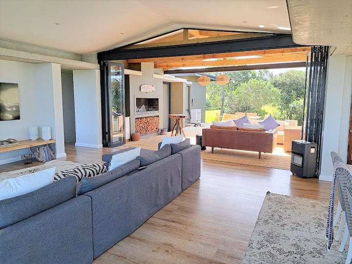 4 Bed Home With Pool In Plett - Plettenberg Bay