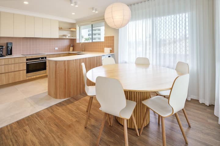 Los Carlos - Location, Lifestyle & Luxury - Maroochydore