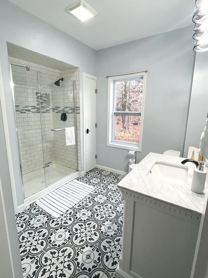 Modern+ Cozy I Steps To Cle Clinic & Case Western - Cleveland, OH