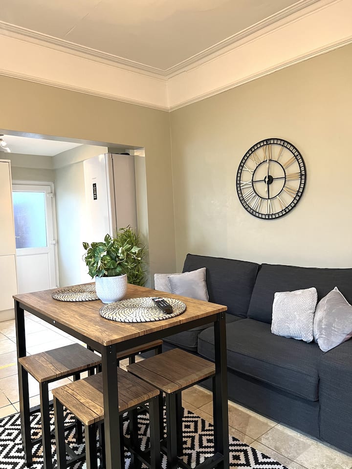 House For Contractors | Relocators | Work | Nhs - Liverpool