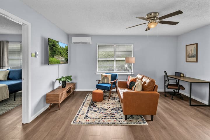 Midmod Boho Sa Getaway | Centrally Located | W/d - San Antonio, TX