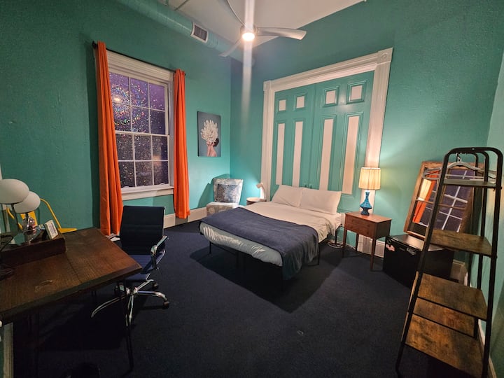 *Gaslamp Central - Private Room - San Diego, CA