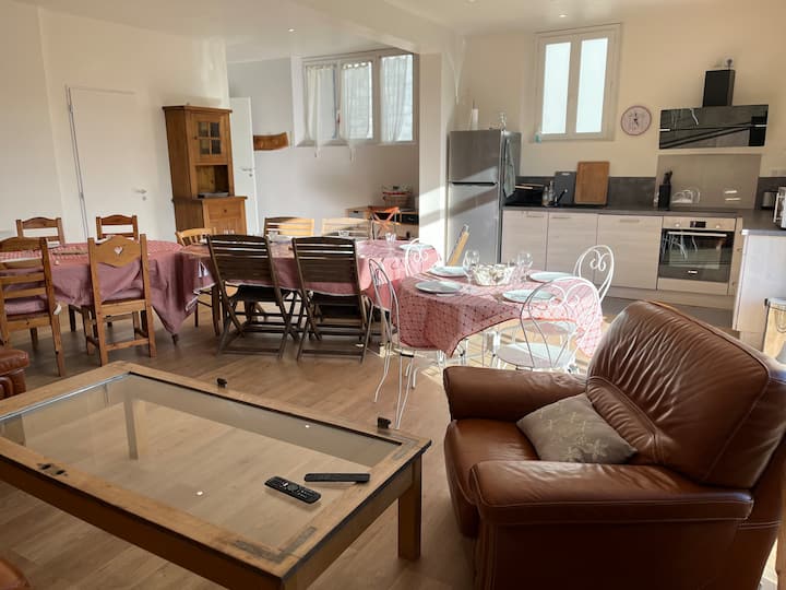 Grand Gîte De 4 Appartements Pour 15 Personnes - Besse-et-Saint-Anastaise