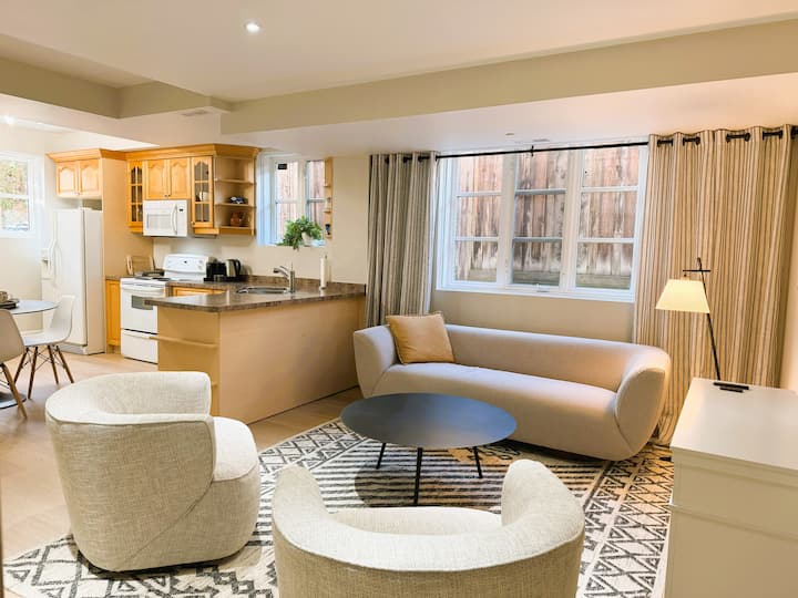 Bright, Cozy, Large 1 Bedroom Apartment Near Lake - Mississauga