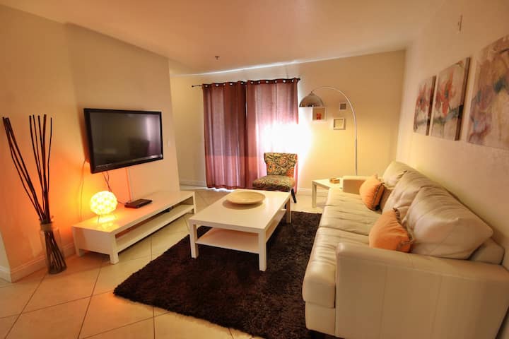 Bloom - 2/2 - Walk To Strip! - Las Vegas Strip, NV